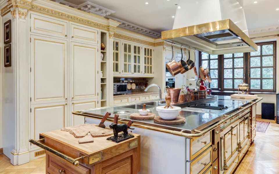 5 stunning ways to bring copper into your kitchen | Blog | M and D ...