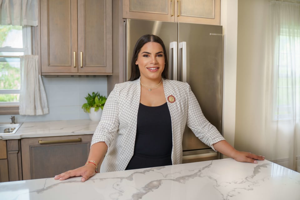 About Leishla Contreras Mott