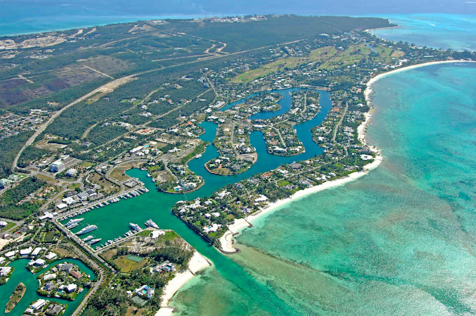 Lyford Cay Real Estate | Neighborhood Guide | Bond Bahamas