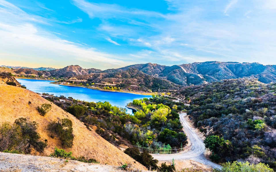 Living in Encino: Neighborhood Guide | Aston Rose