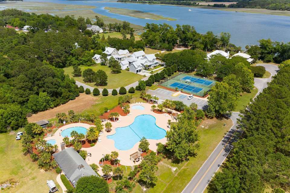 Cat Island | Neighborhood Guide