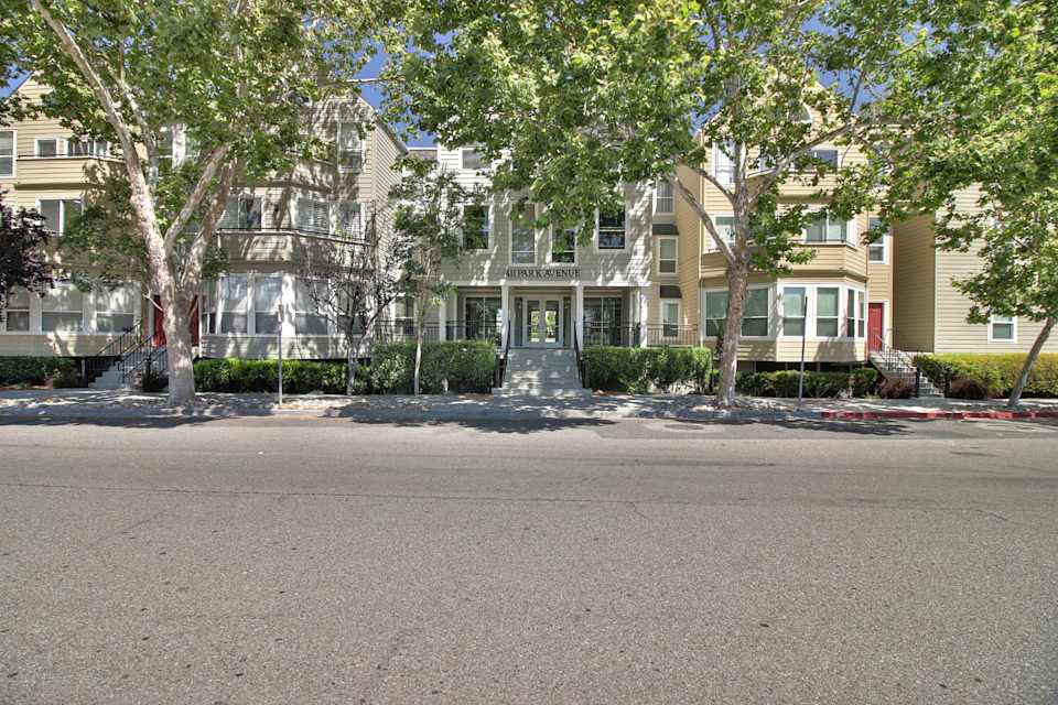 Parkside Condos | Buildings | Upswing Real Estate