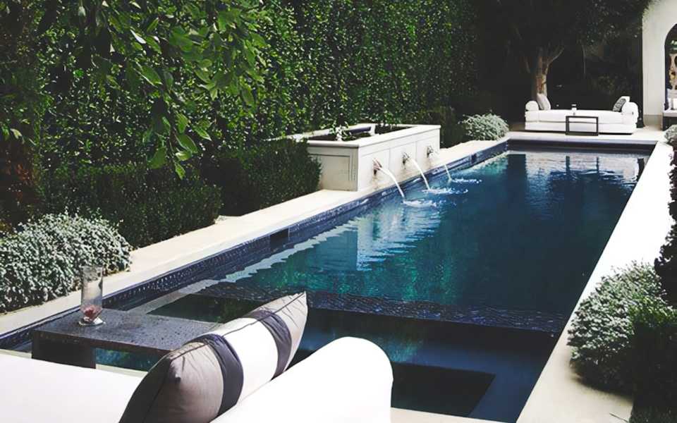 Prestigious Neighborhoods: Impact on the Value of Ultra-Luxury ...