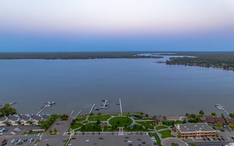 Forest Lake Neighborhood Guide | Living in Forest Lake