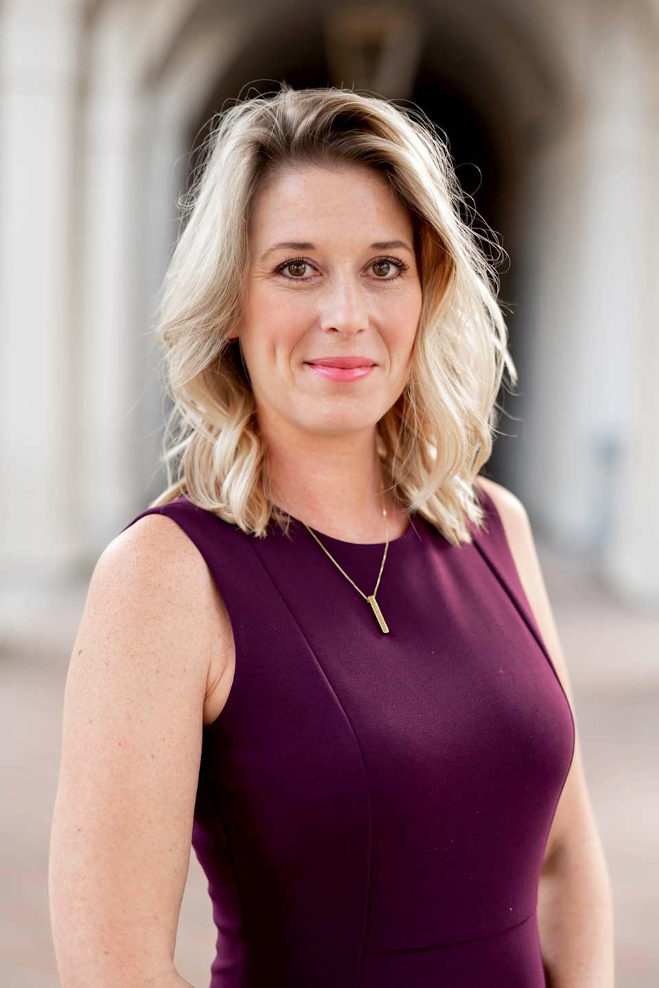 About Sarah Veloz | Raymond Hill Realty