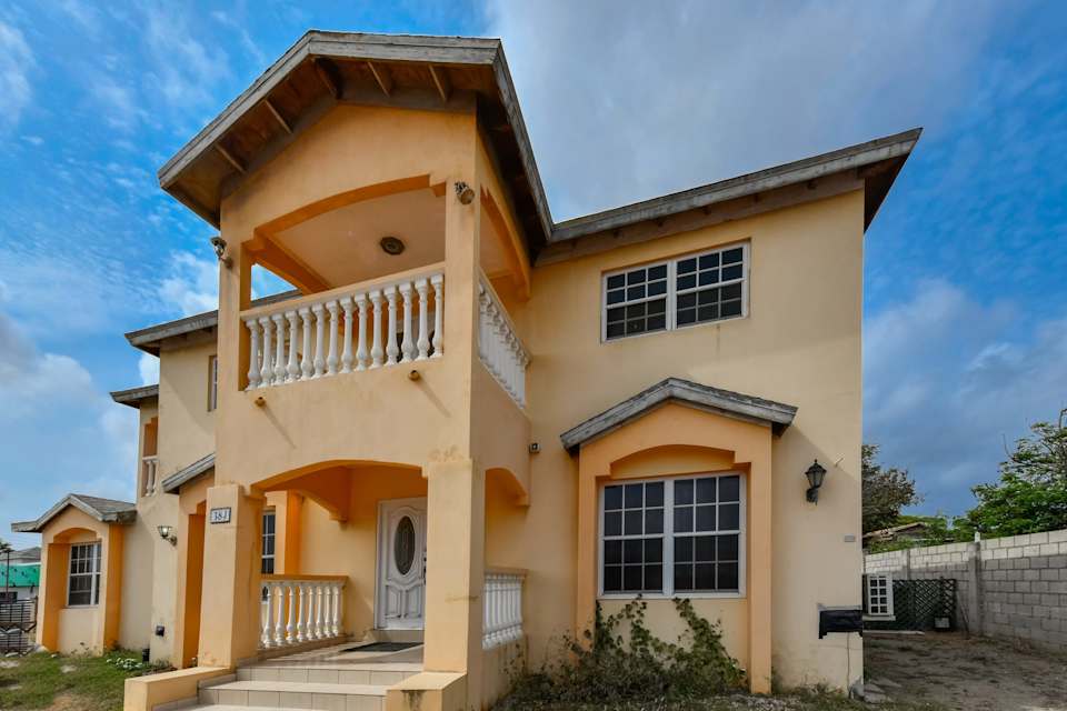 Ponton 38 J | Bold Real Estate Aruba | Noord Real Estate Specialists