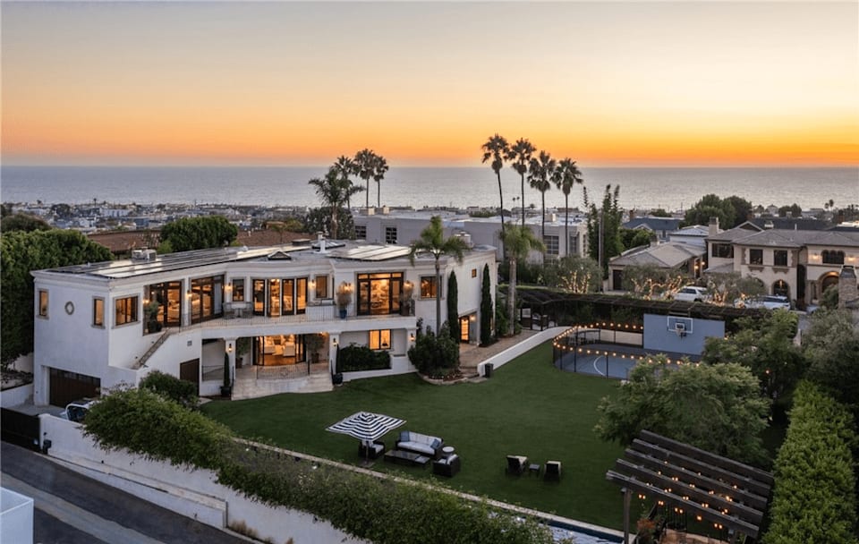 Compass Curated | John Bathurst Group | Manhattan Beach Real Estate Agent