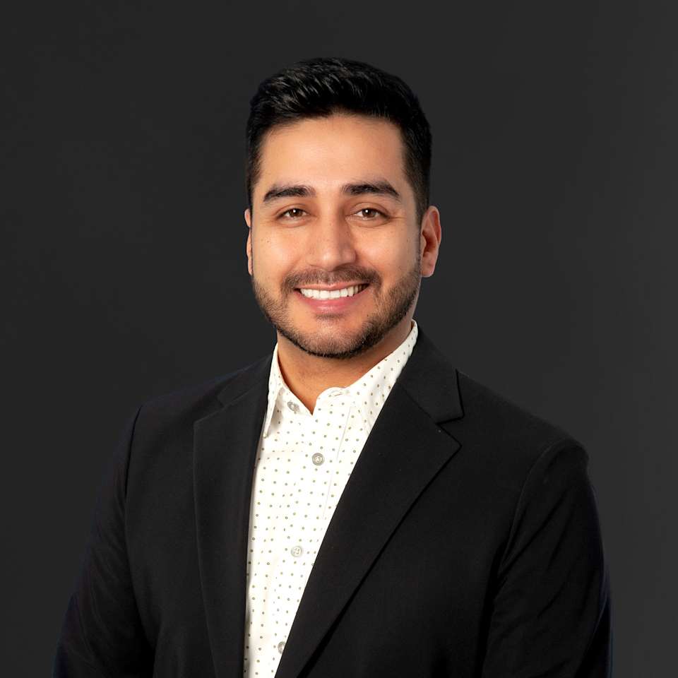 new-agent-photo-pablo_tiscareno_web