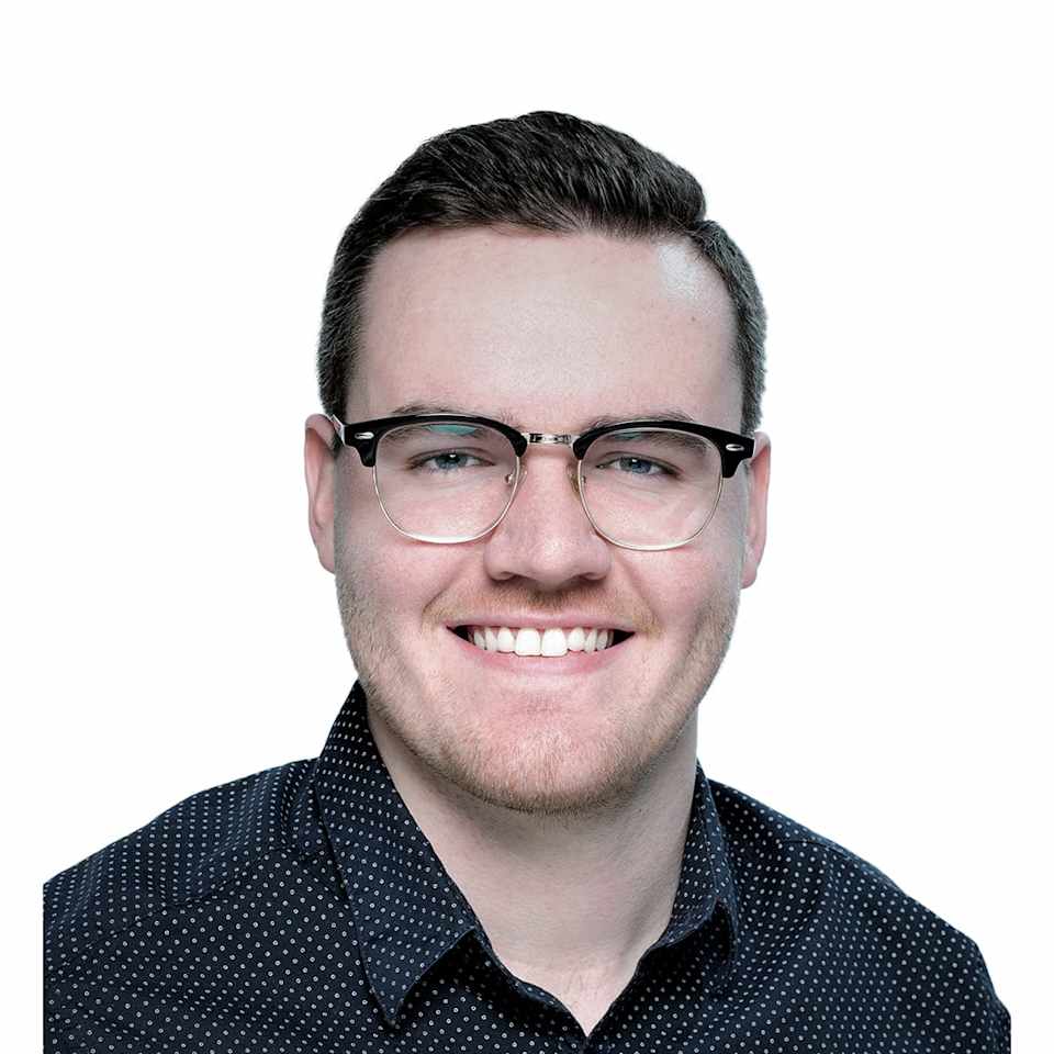 Riley Ward - Real Estate Agent | RE/MAX Legends | Oakbrook Terrace Realtor