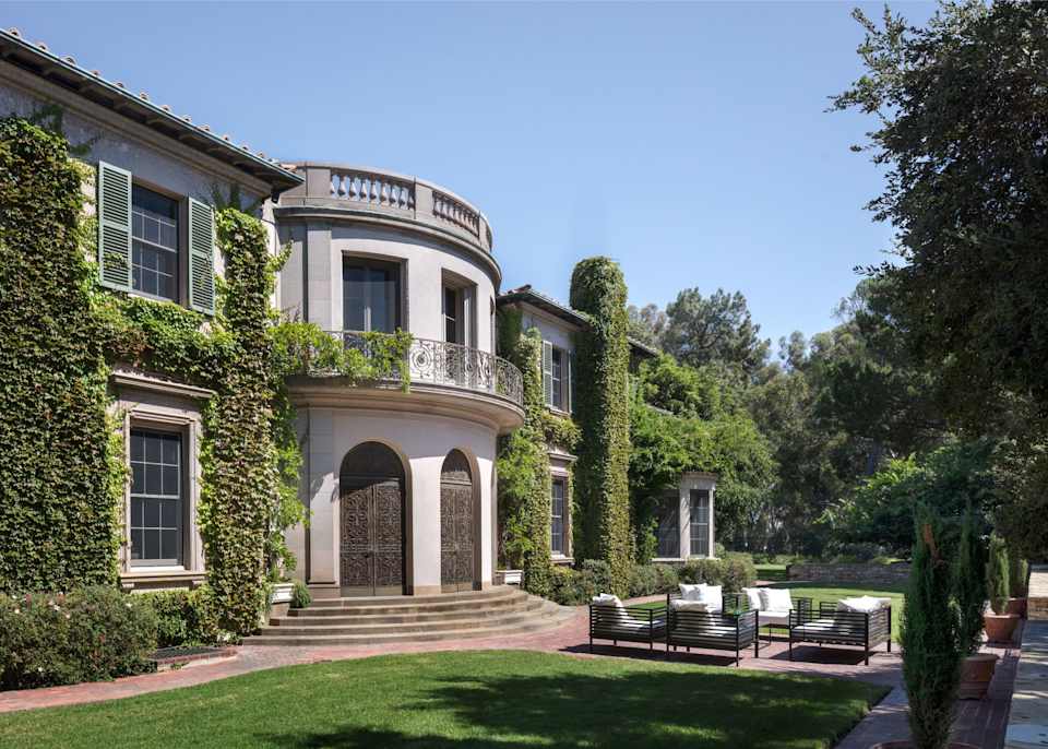 141 S Carolwood Drive | Carolwood Partners