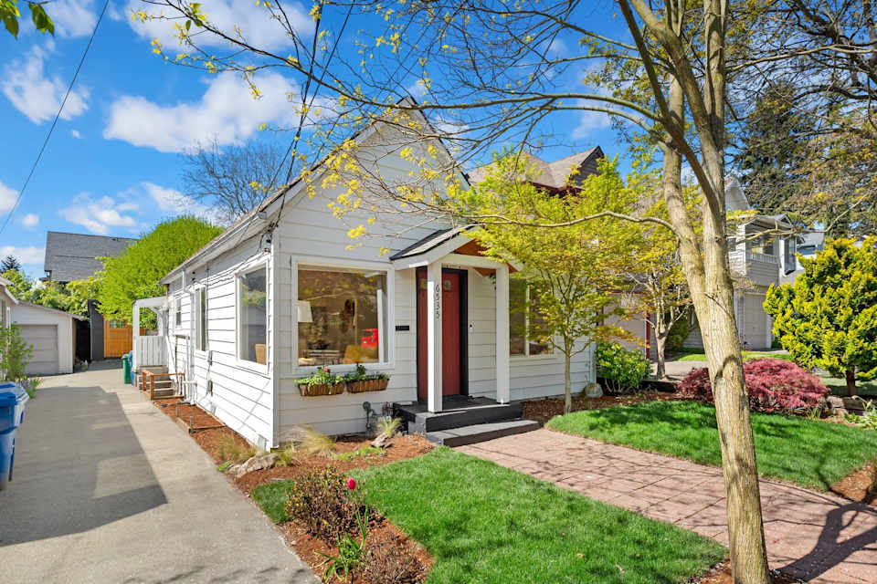 TeamUp Seattle - Featured Listing | Ballard Bungalow