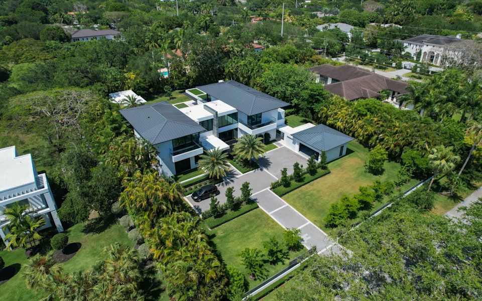 Pinecrest | Neighborhood Guide