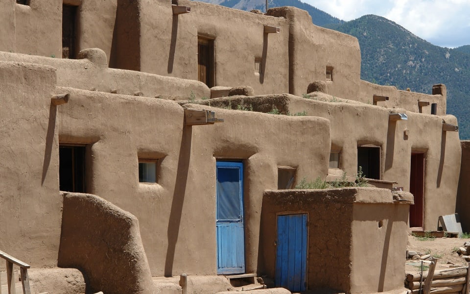 Santa Fe Style – Pueblo Revival Architecture | Blog | Darlene Streit