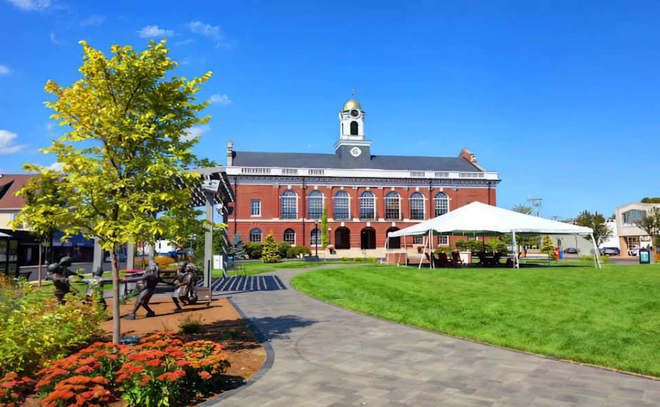 Needham | Neighborhood Guide