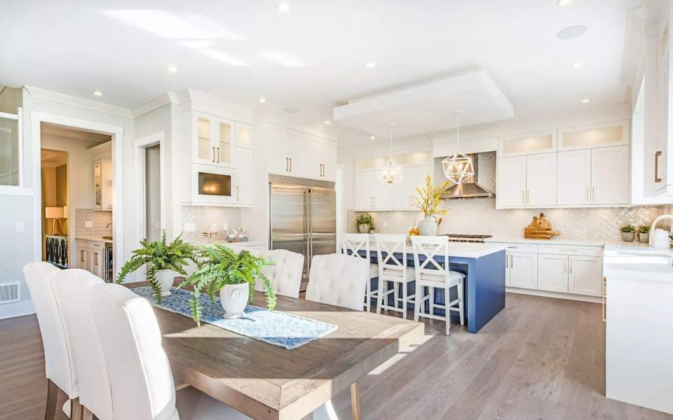 10 BIG Red Flags to Avoid When Buying a House | Blog