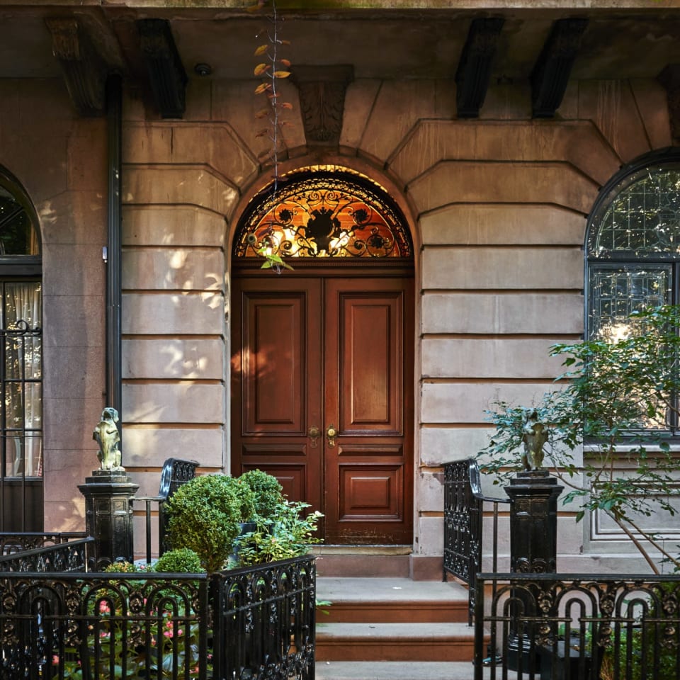 brownstone-gate