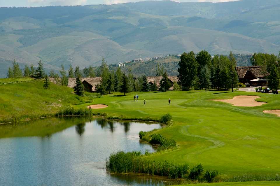 Cordillera Mountain and Summit | Neighborhood Guide