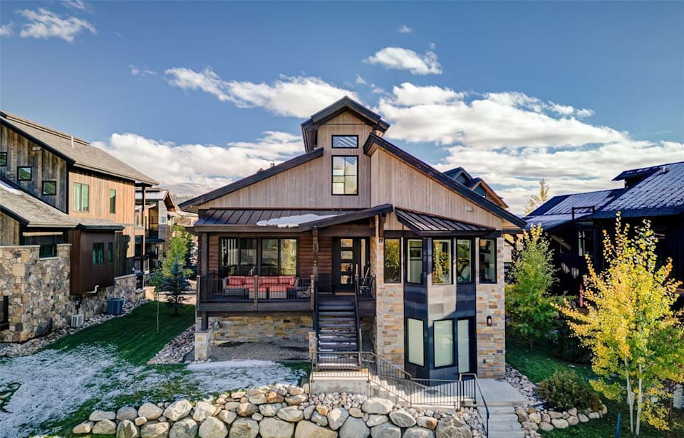 Compass Curated | John Bathurst Group | Manhattan Beach Real Estate Agent