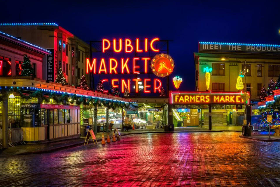 A Complete Guide to Holiday Shopping at Pike Place Market | The Agents ...