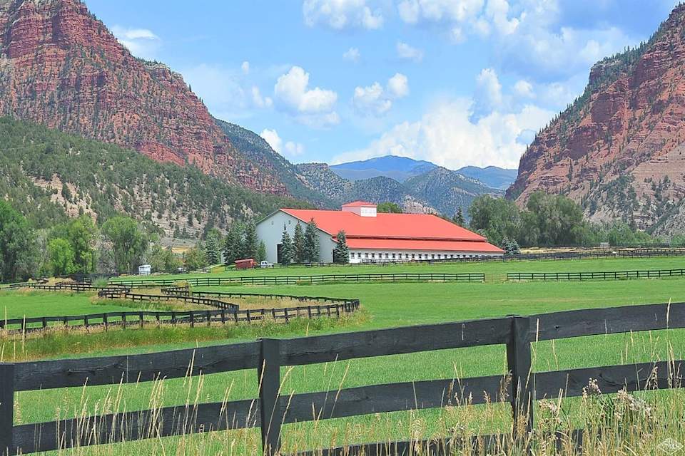 Diamond Star Ranch | Neighborhood Guide