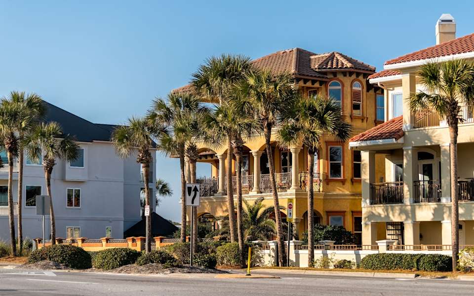 Miramar | Neighborhood Guide