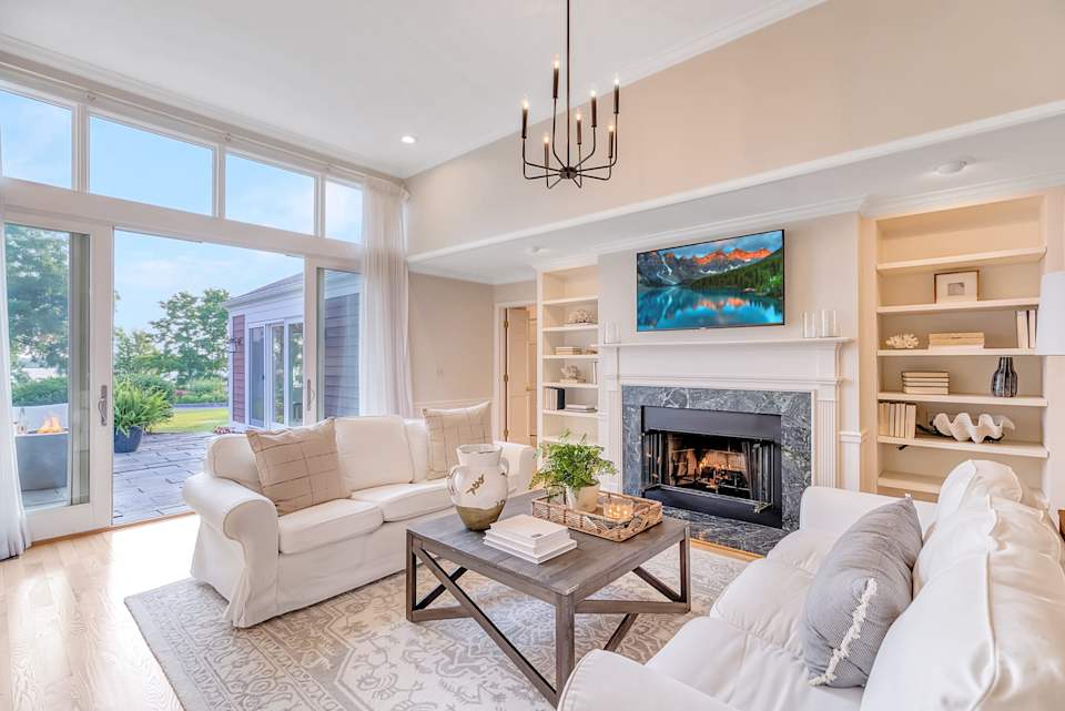 Understanding The Difference Between Personal Property vs. Fixtures ...