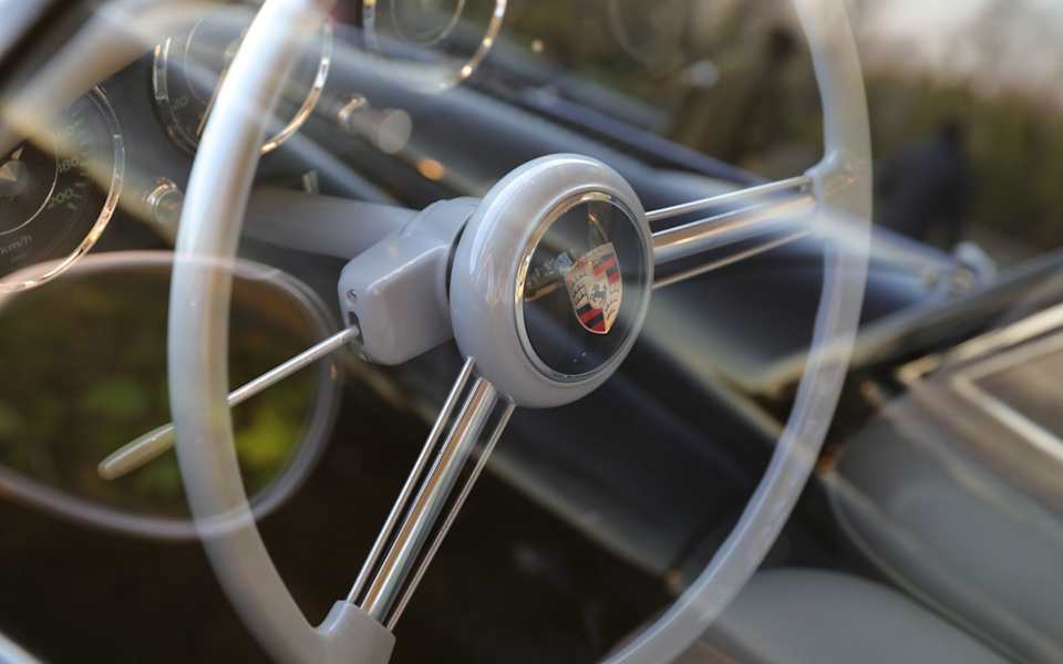 Wavecrest, World's Largest Woodies Classic Car Show at Moonlight Beach ...