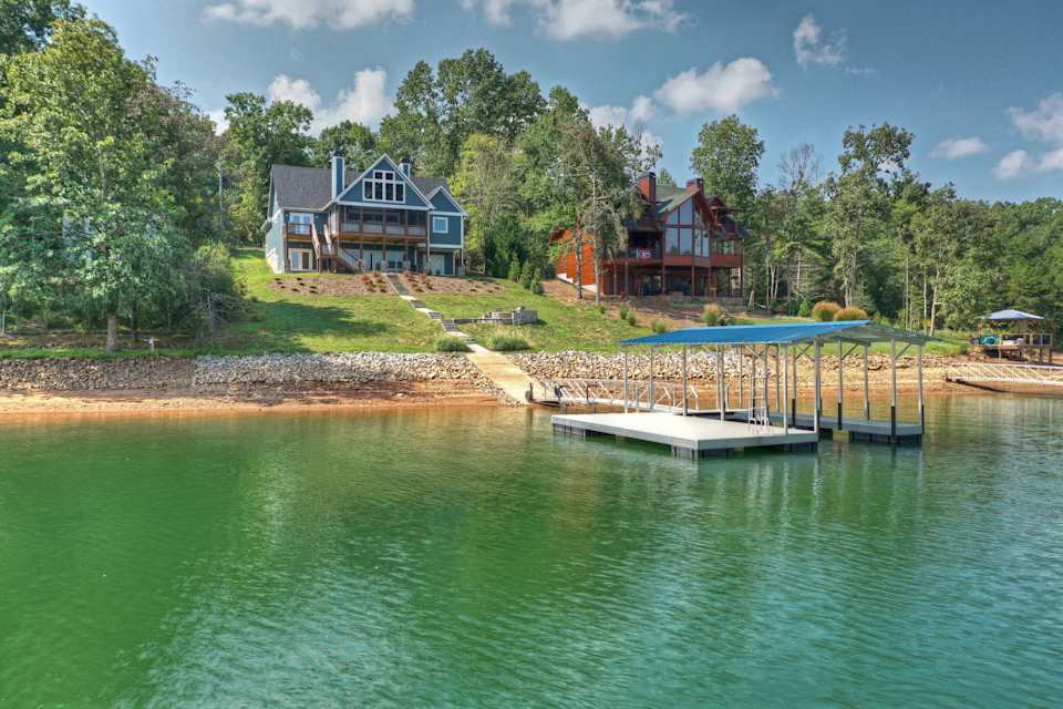 Lake Blue Ridge | Neighborhood Guide