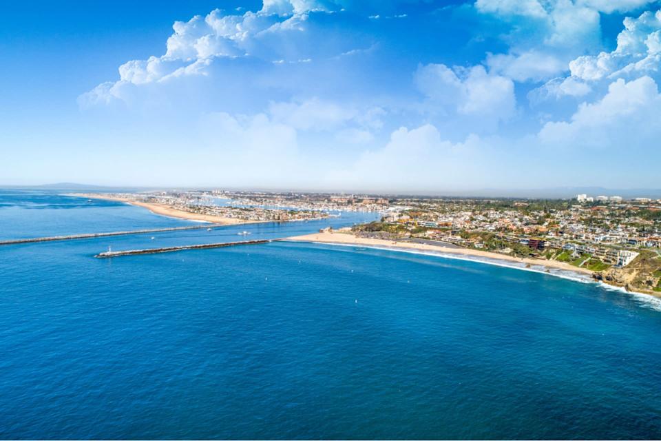 A Comprehensive Guide to the 7 Communities in Corona del Mar