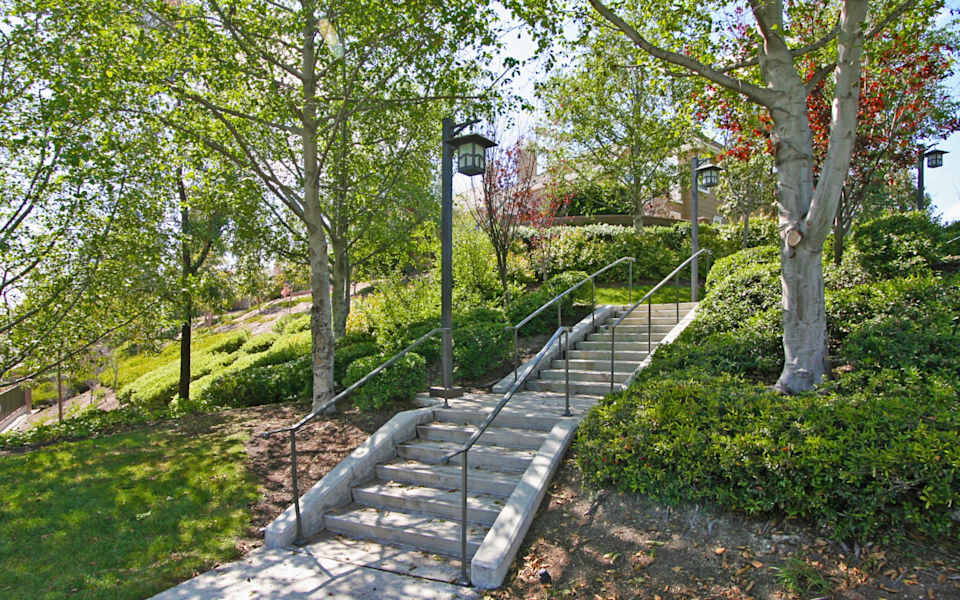 Flintridge | Neighborhood Guide