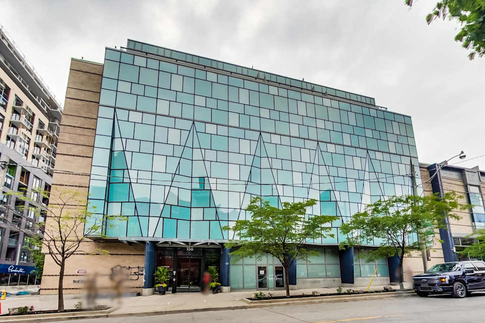 156 Portland St Penthouse 721 | Toronto, ON M5V 0G1 | 3 Beds | David ...
