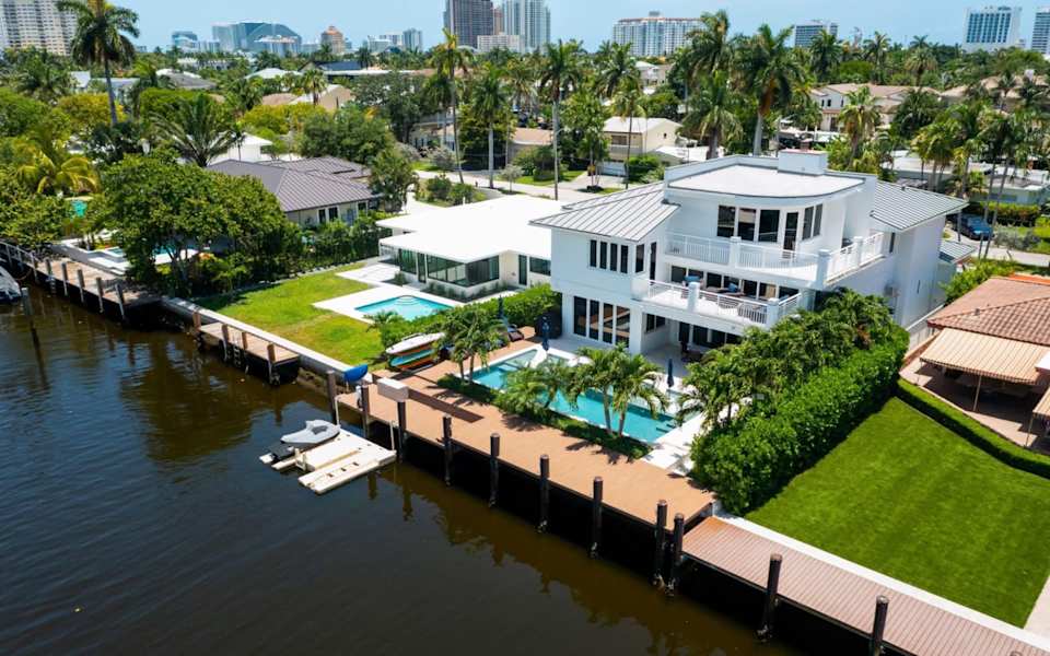 7 Neighborhood Amenities that Increase Home Value | Blog | Meza Group