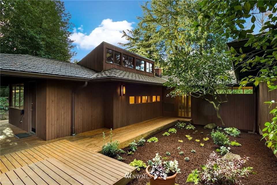 7 Holly Hill Drive | The Sirianni Group