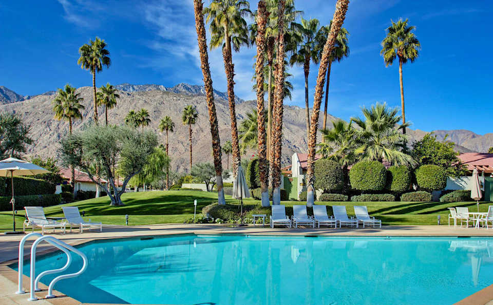 Neighborhood || Palm Regency