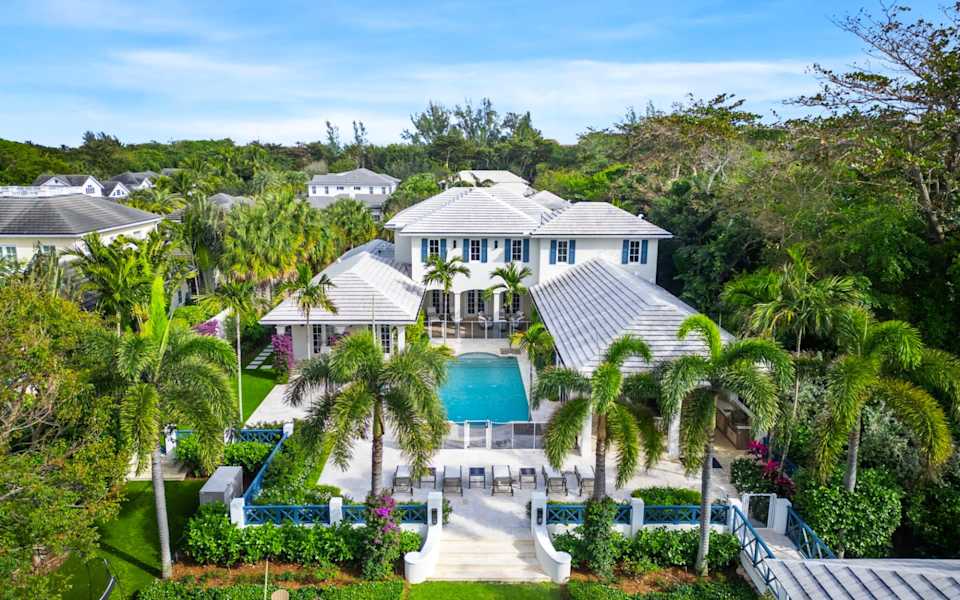 How to Buy a Luxury Home: A Comprehensive Guide | Blog | The Costello ...