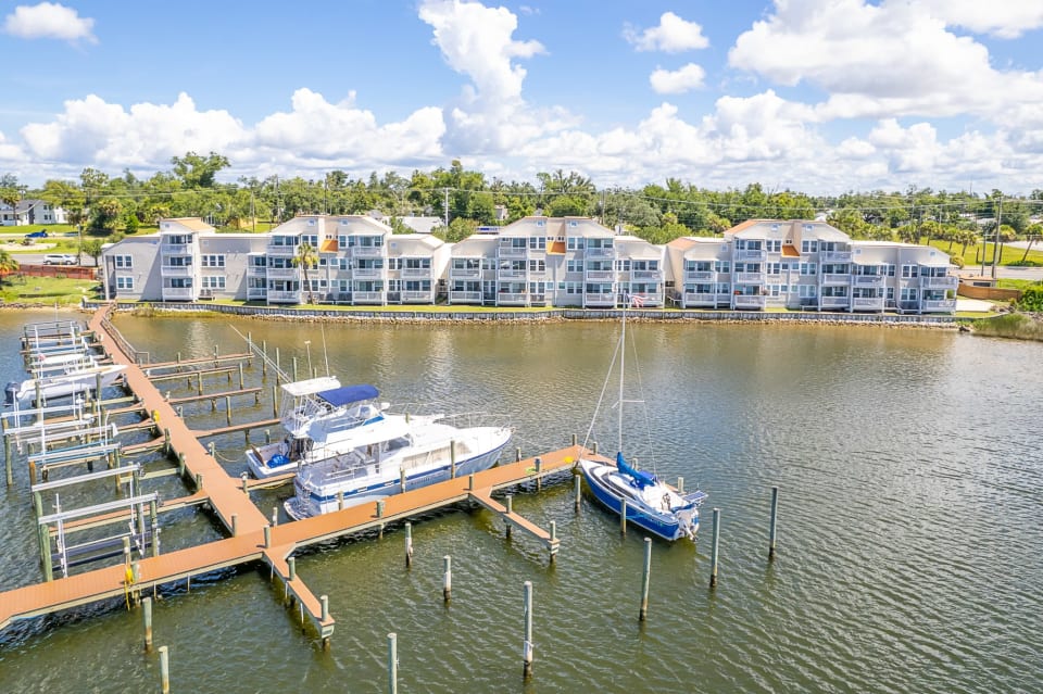 Bayou Pointe Villas, FL - Serene Waterfront Residences