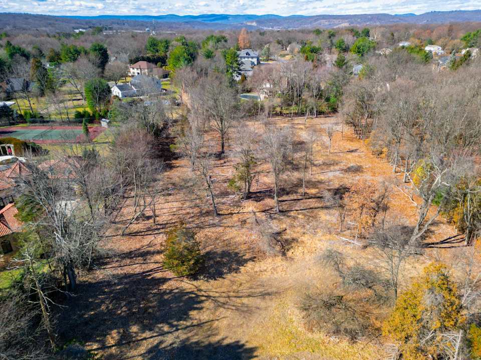 948 Colonial Road - Land