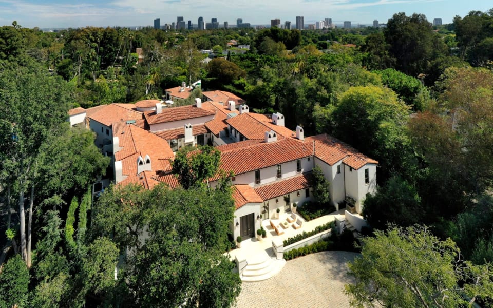 Beverly Hills Real Estate Agent | Jade Mills | Realtor Agency