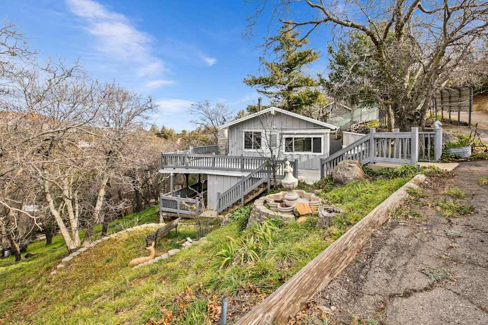 About Us | Julian Real Estate | Julian Realty