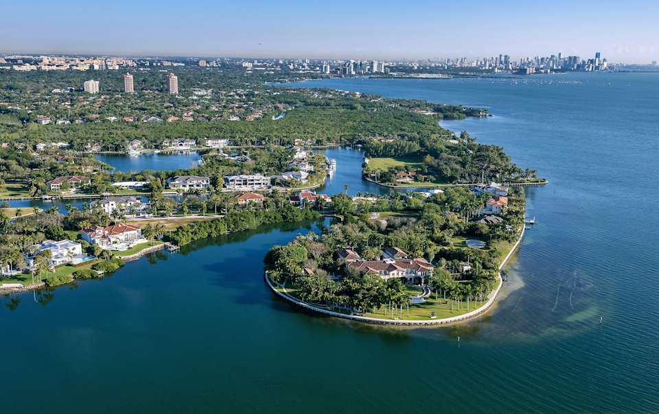 Coral Gables Community Guide | Juliana Savoia Group
