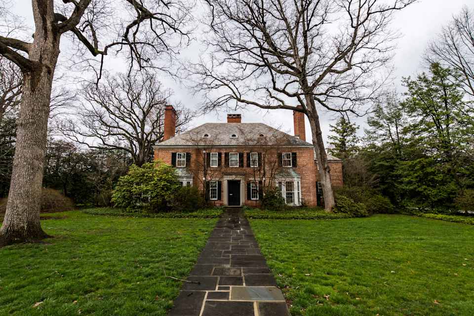 Potomac | Neighborhood Guide