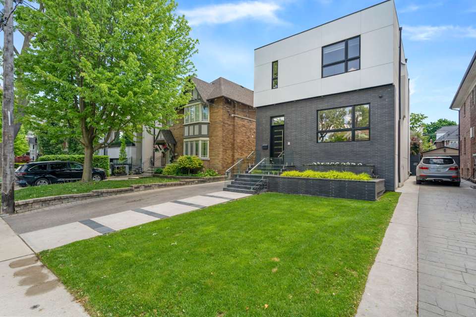 SOLD: Contemporary Custom Home | Barry Cohen Homes