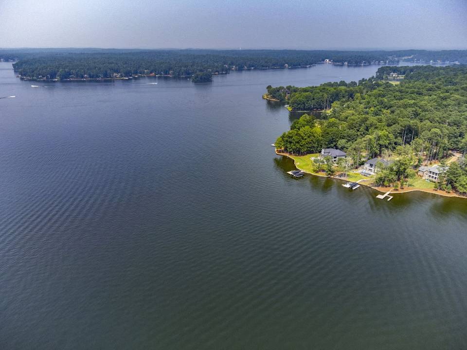 Lake Sinclair | Neighborhood Guide | Riezl Baker