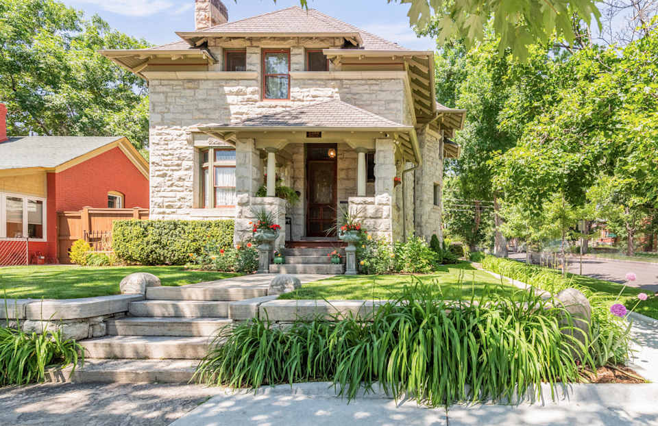 Potter Highlands | Neighborhood Guide