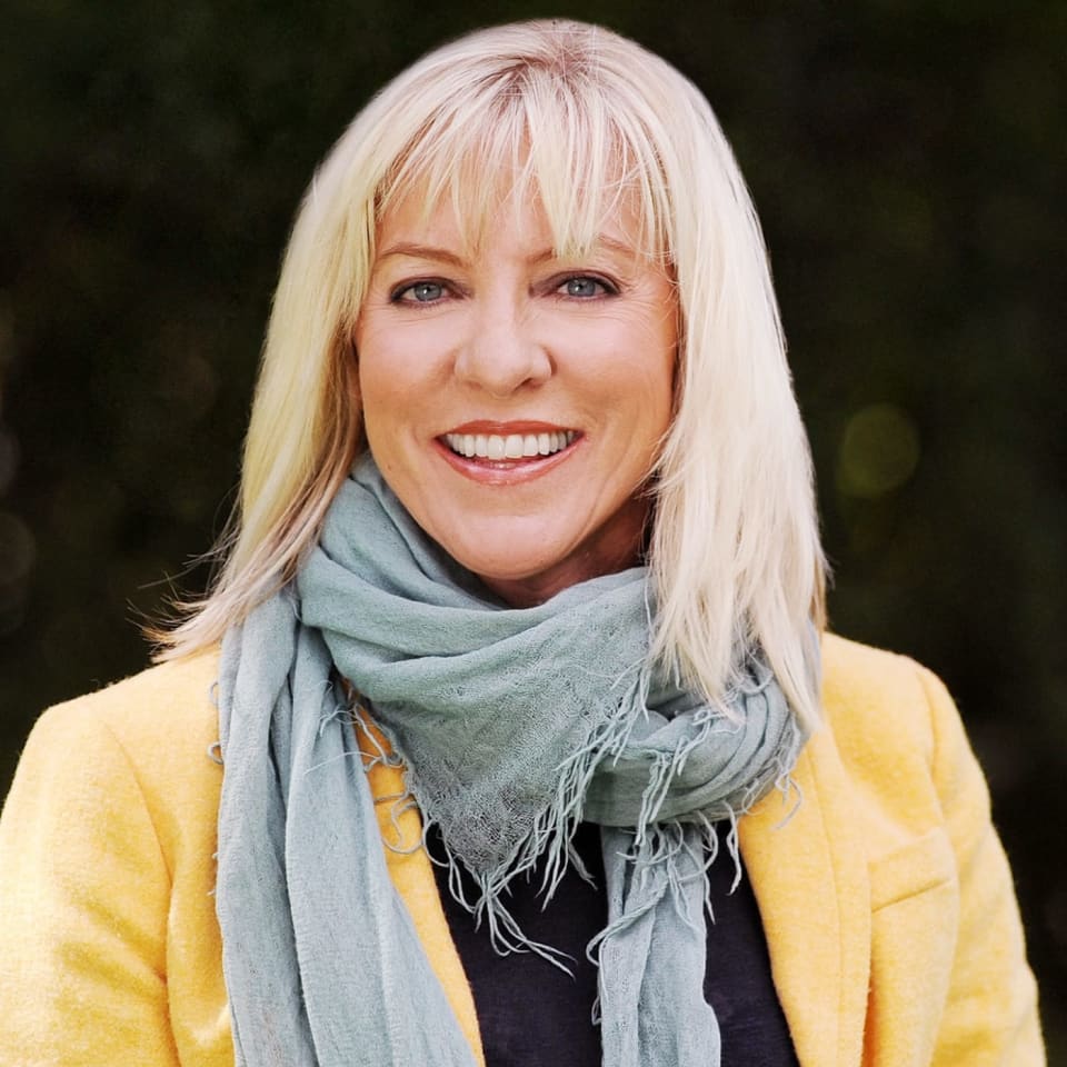 About Kelly Broling Smoak