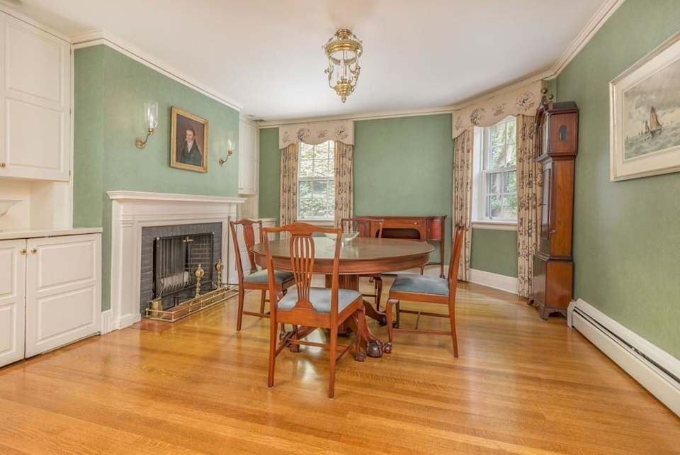 10 CHARLES RIVER SQUARE