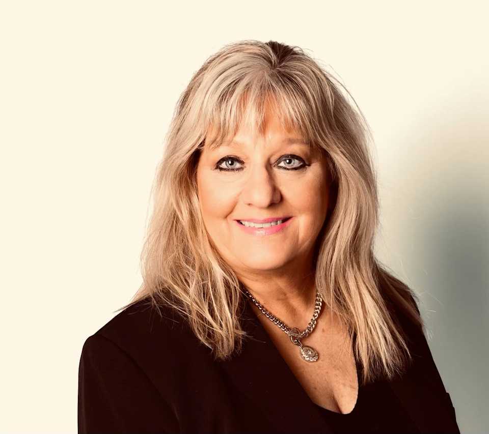 Tracy Stefaniak Borgardt - Experienced Realtor