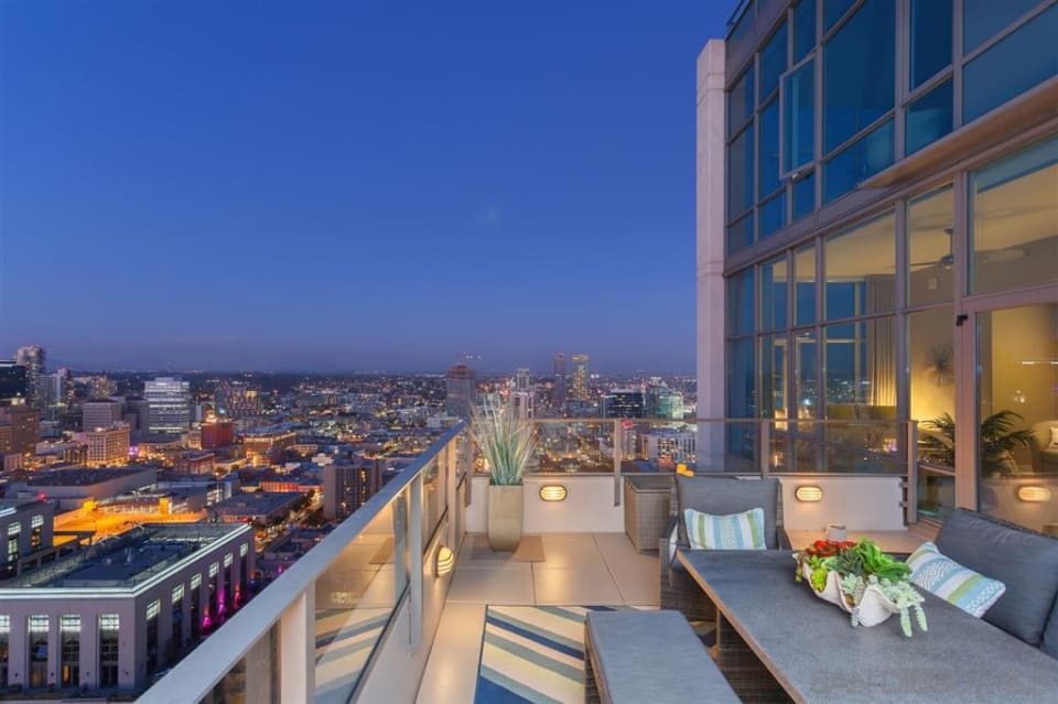 550 Front St Unit: 3102 | San Diego, CA 92101 | 4 Beds | The Savory Group