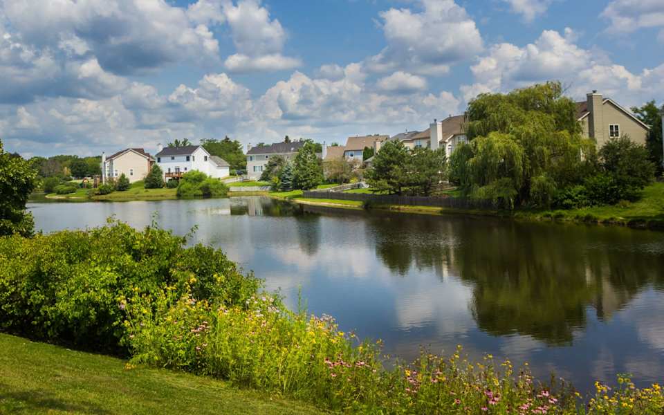 Crystal Lake | Community Guide | Lori Rowe