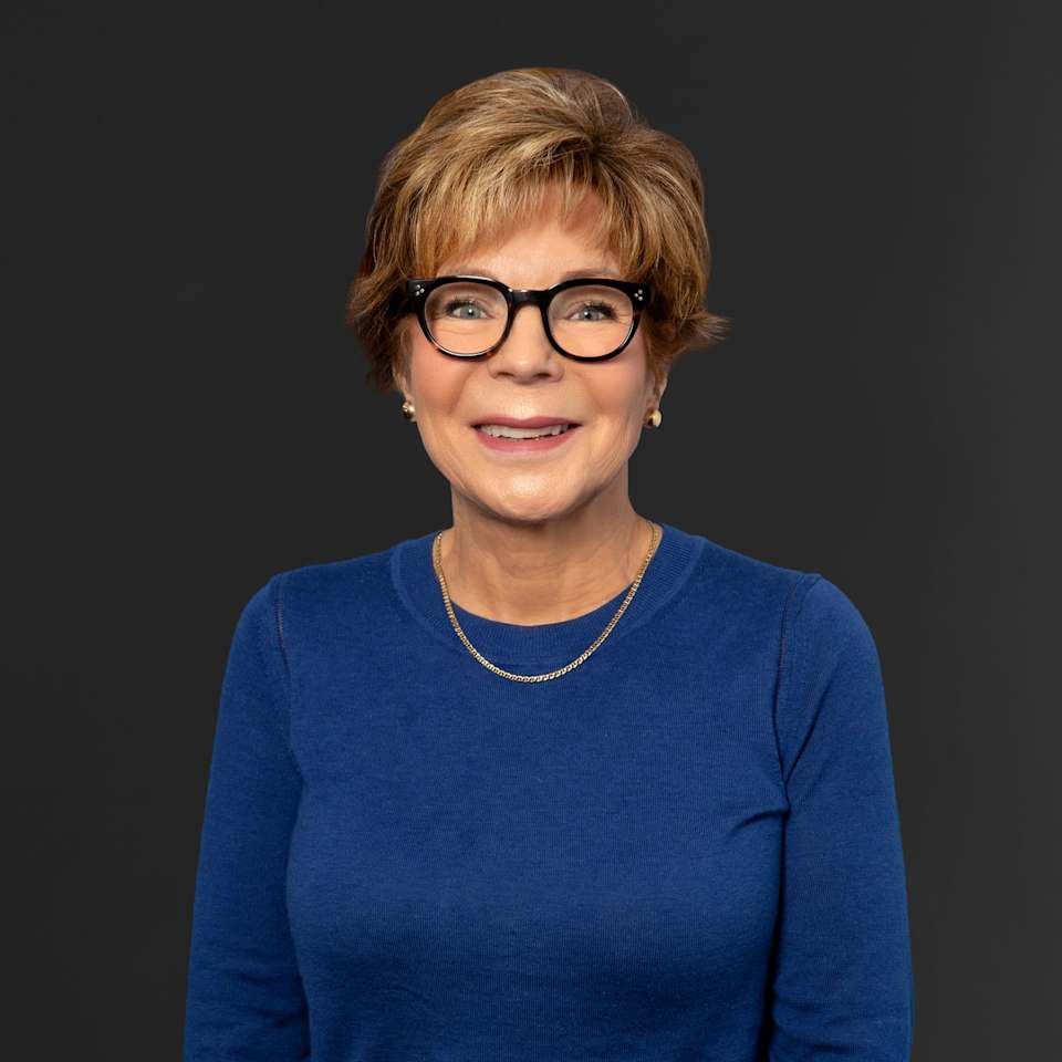 sharon-monticello-grey